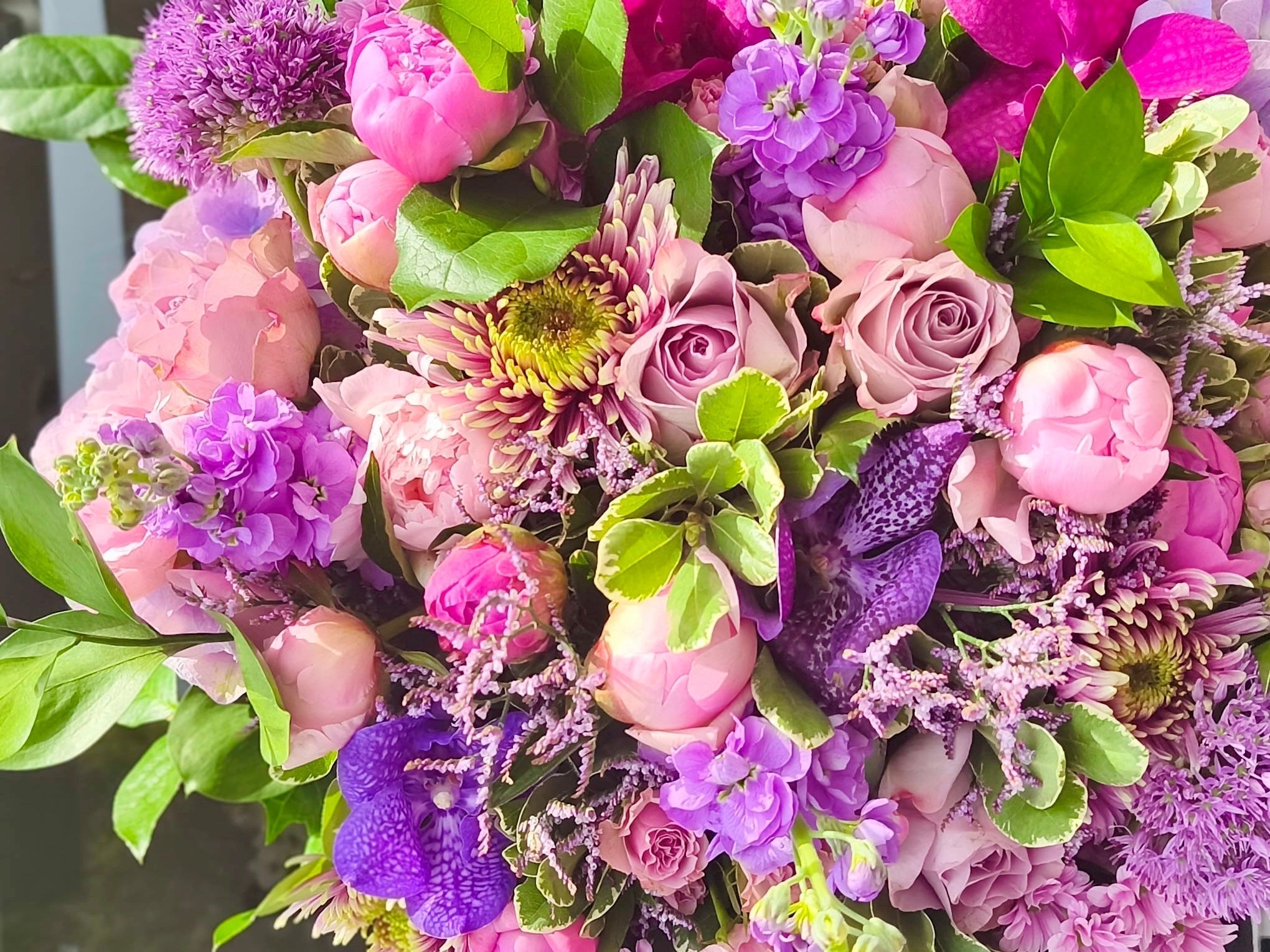 A Florist's Guide to Summer Bridal Bouquets